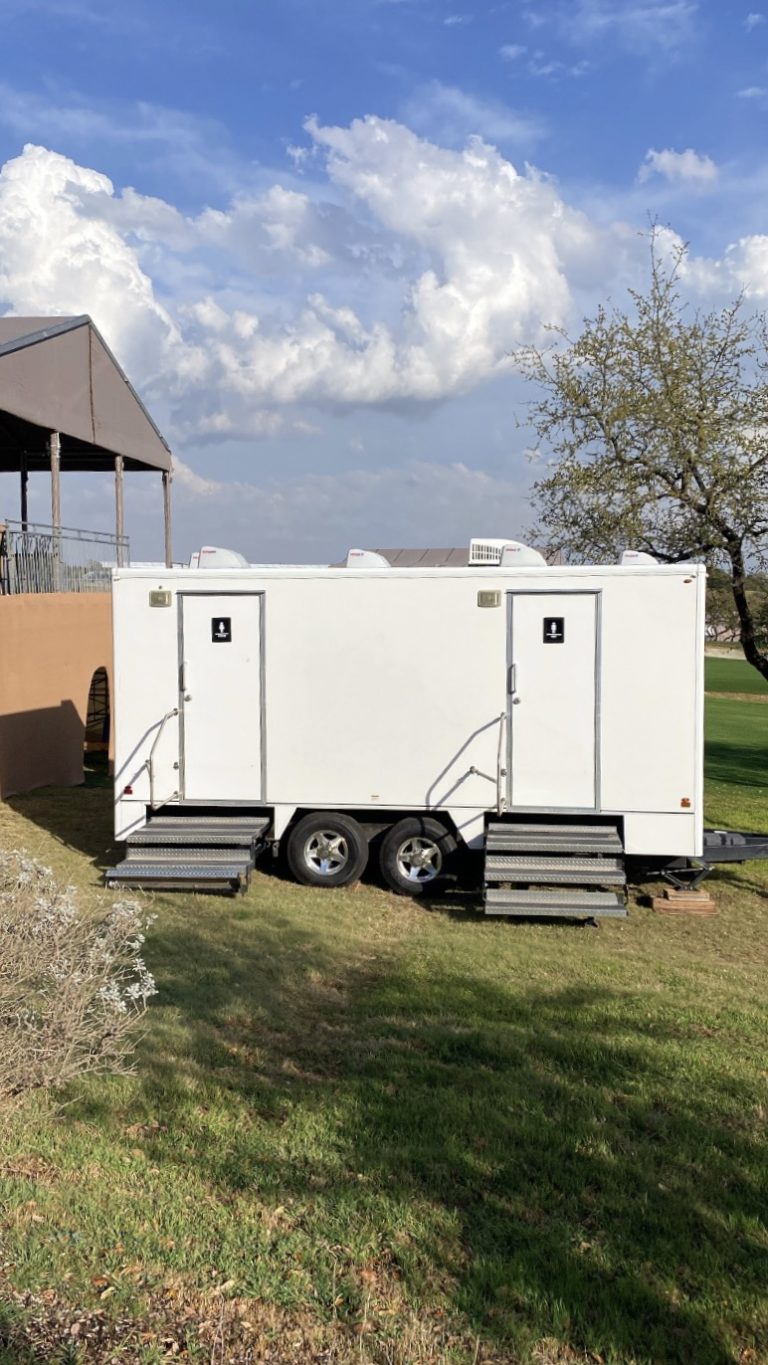 A Royal Flush - Luxury Mobile Restrooms For Rent